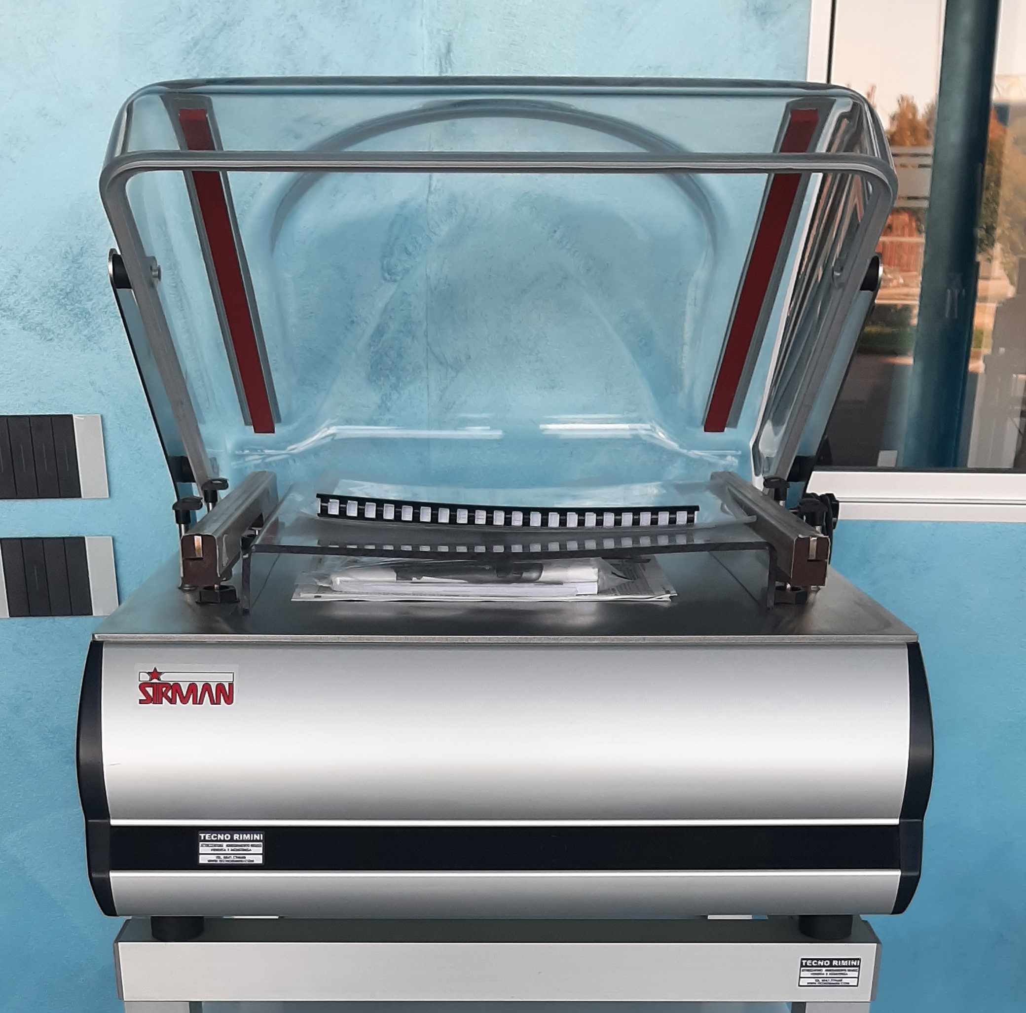 Attrezzature usate per negozi - Tecno Rimini